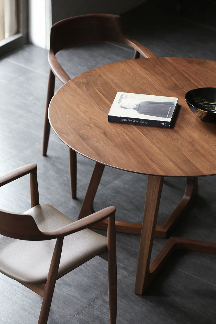 FSC Restaurant Solid Walnut Dining Table Round Wood Dining Tables